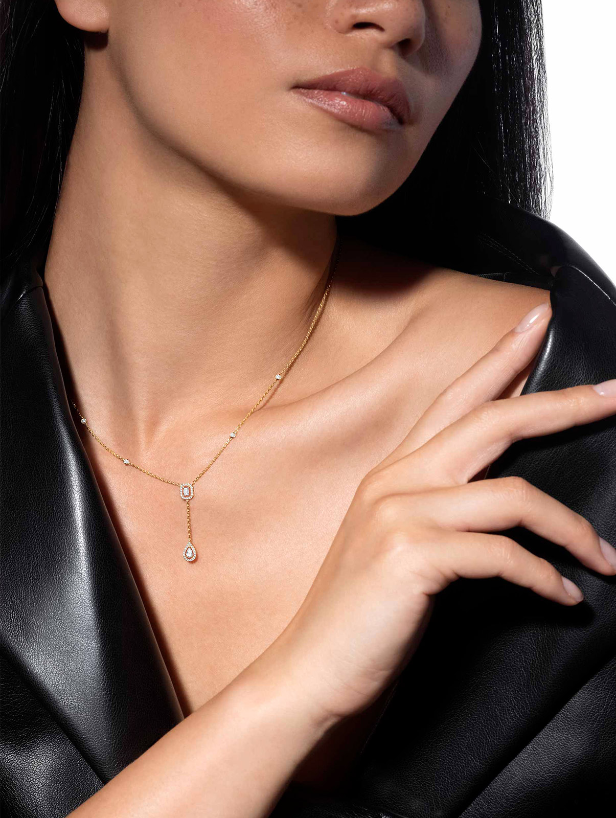 Diamond Necklace Selection : Choker and traditional necklace